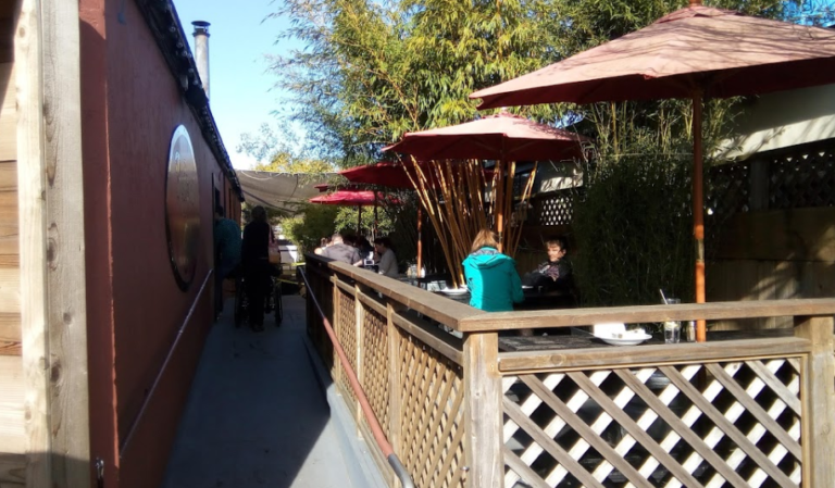REDWOOD CAFE – Delicious Fine Foods and Live Music